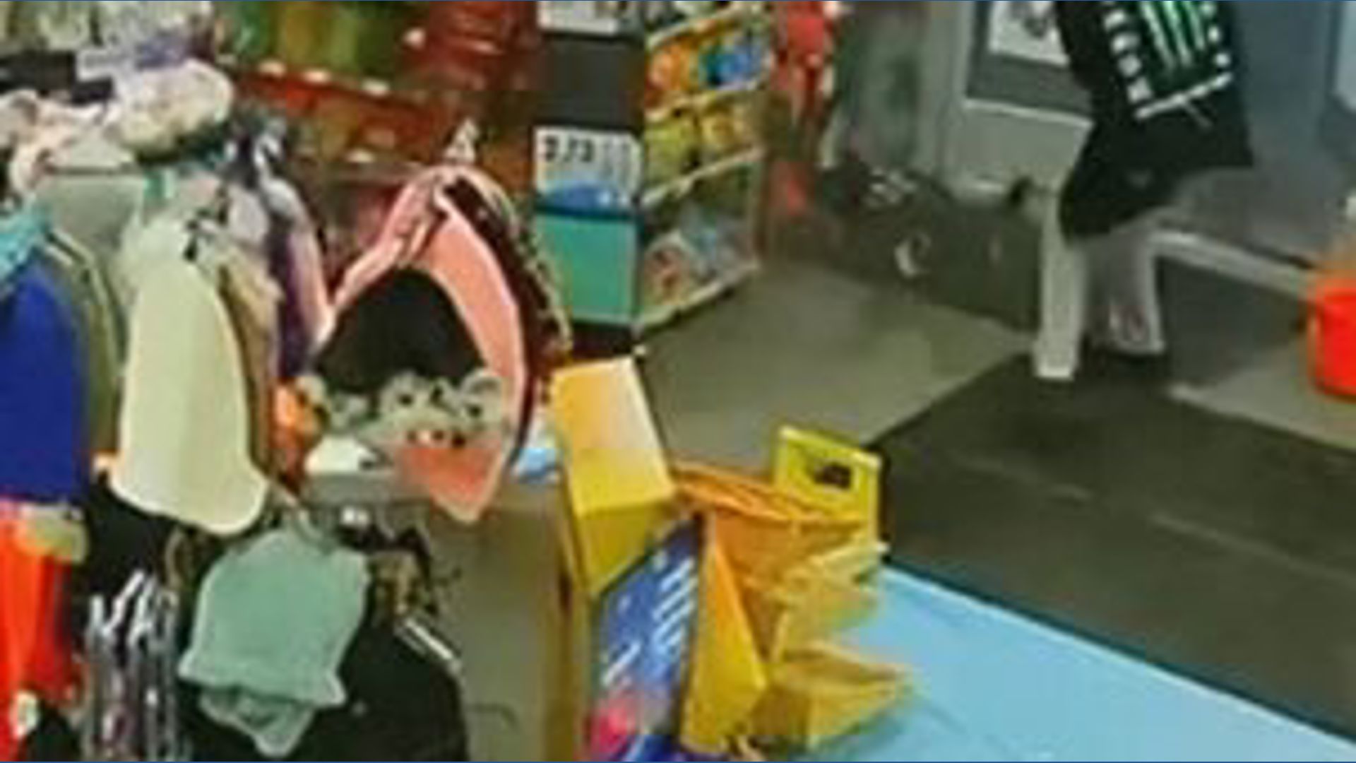 Car crashes into the front of an Ohio 7-Eleven