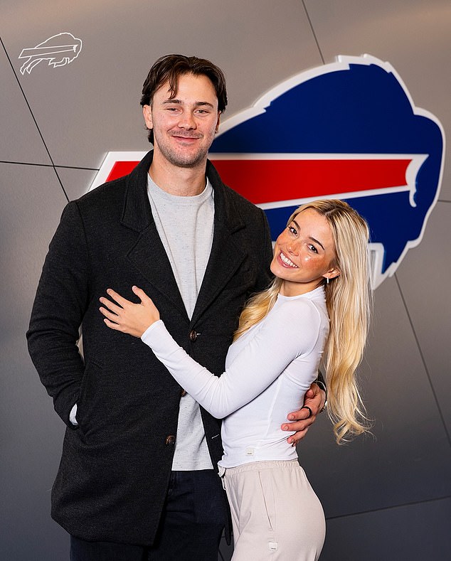 Livvy Dunne and Paul Skenes start 2026 in style as they jet to Buffalo ...