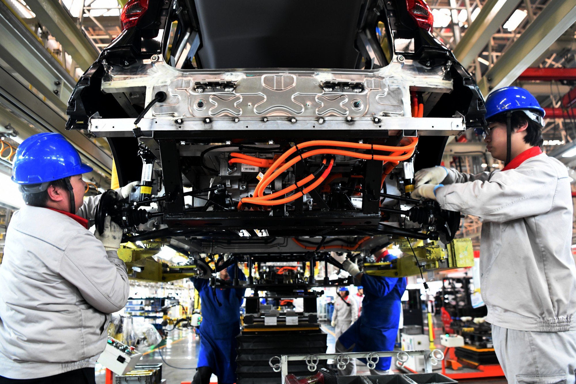 Weak year-end sales cloud China’s EV outlook, keeping price-war fears alive