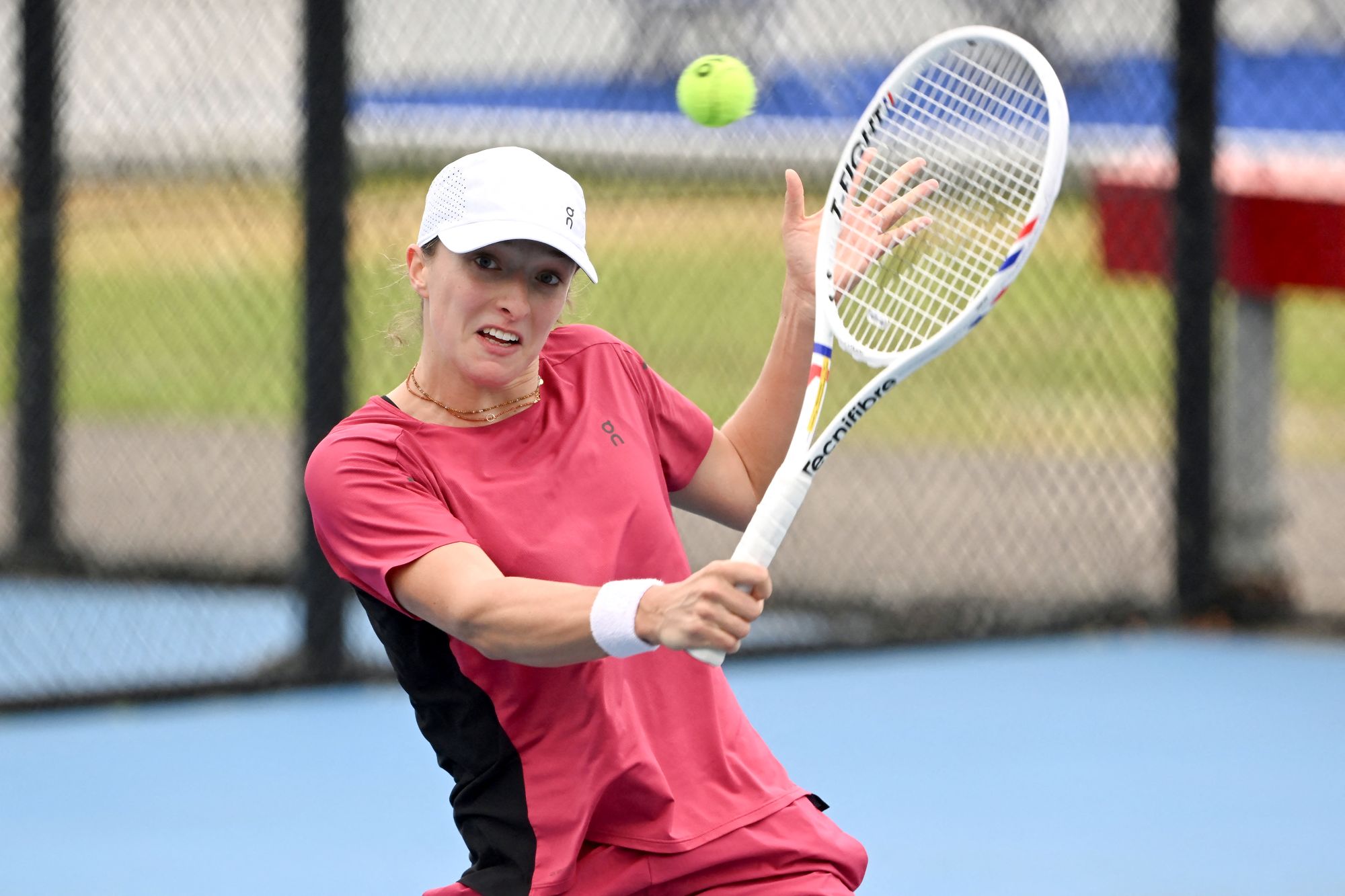 Iga Swiatek dismisses controversial 'Battle of the Sexes' tennis match