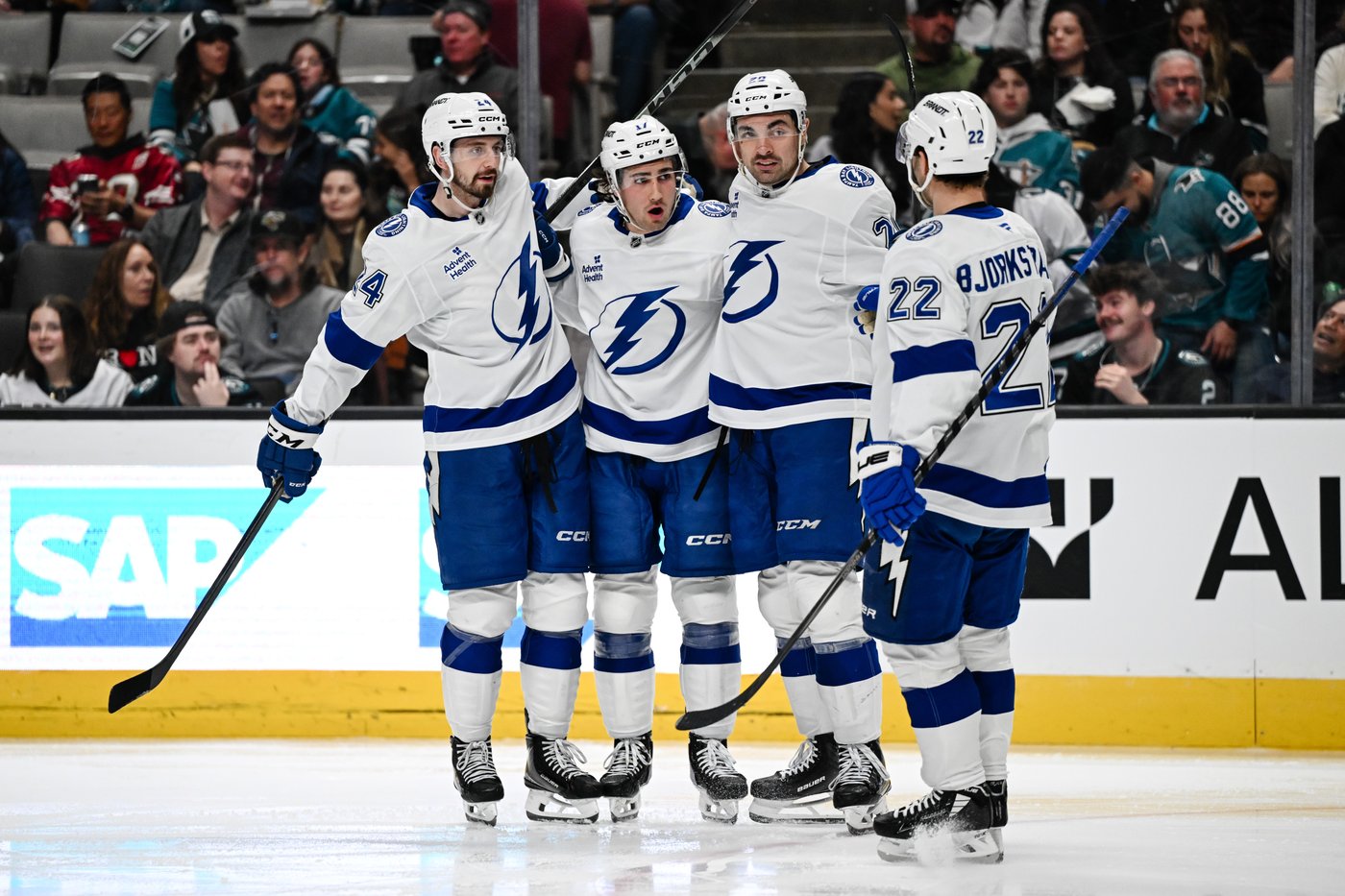 Nikita Kucherov, Darren Raddysh carry the Lightning past the Sharks, 7–3