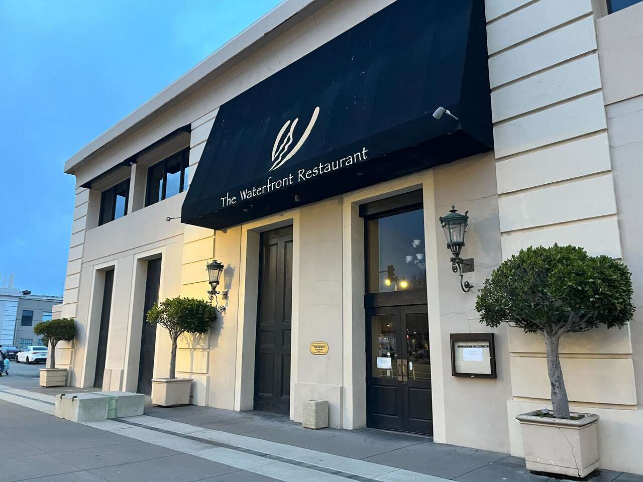 SF.'s famous waterfront restaurant posts 'permanently closed' signs