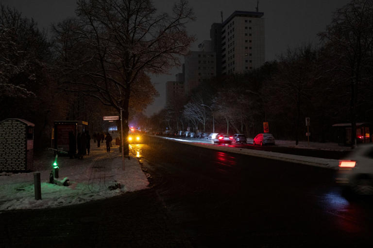 Berlin power cut leaves thousands without electricity