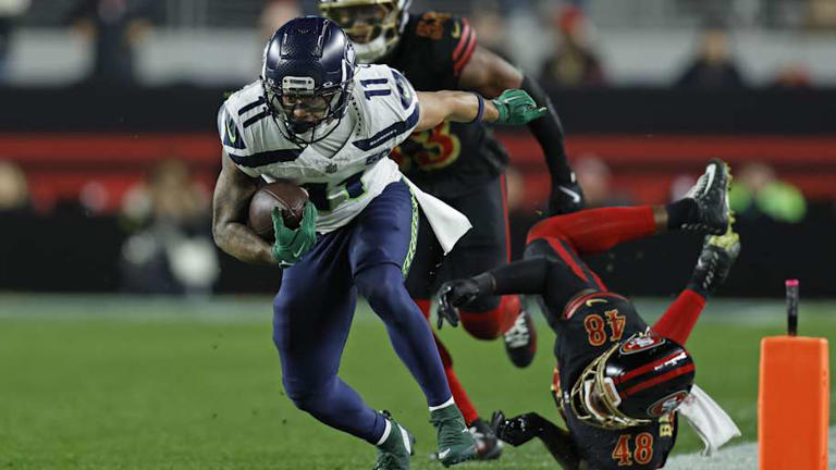 Seahawks dominate 49ers in first half, still possess only slim lead