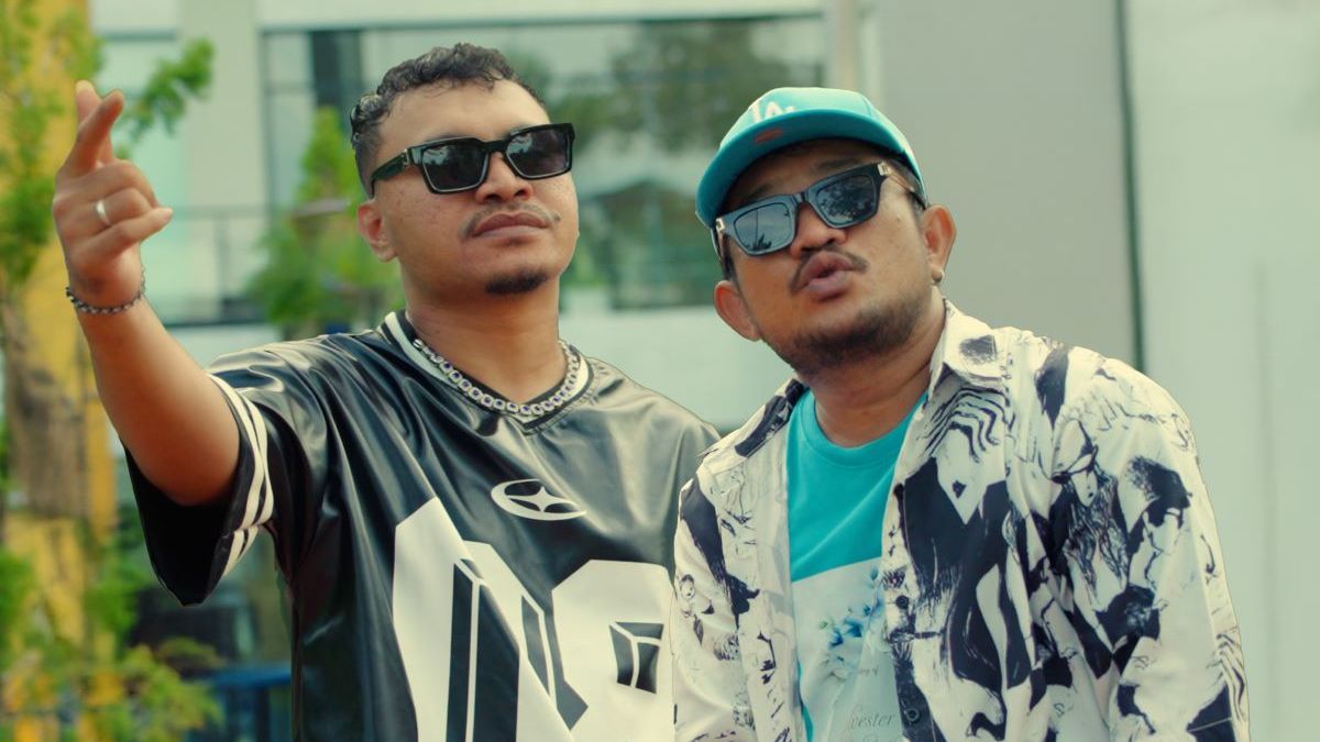 Wizz Baker dan Teddy Salendah Berkolaborasi Dalam Single Bikin Sa Gila