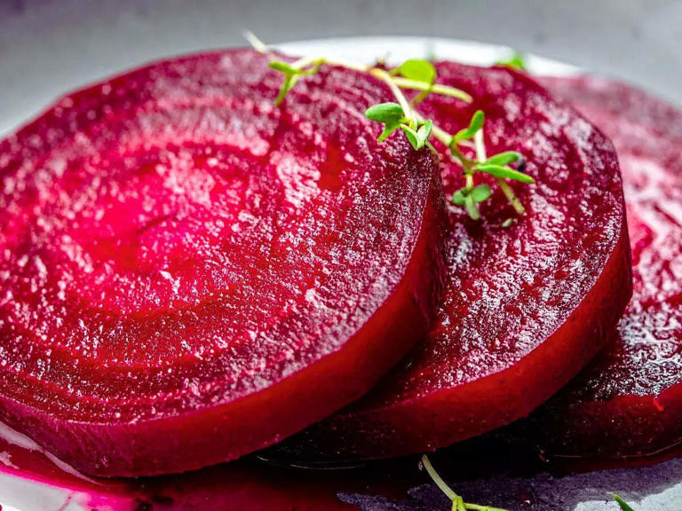 Raw vs boiled: Which is a more nutritious way to consume beetroot ...