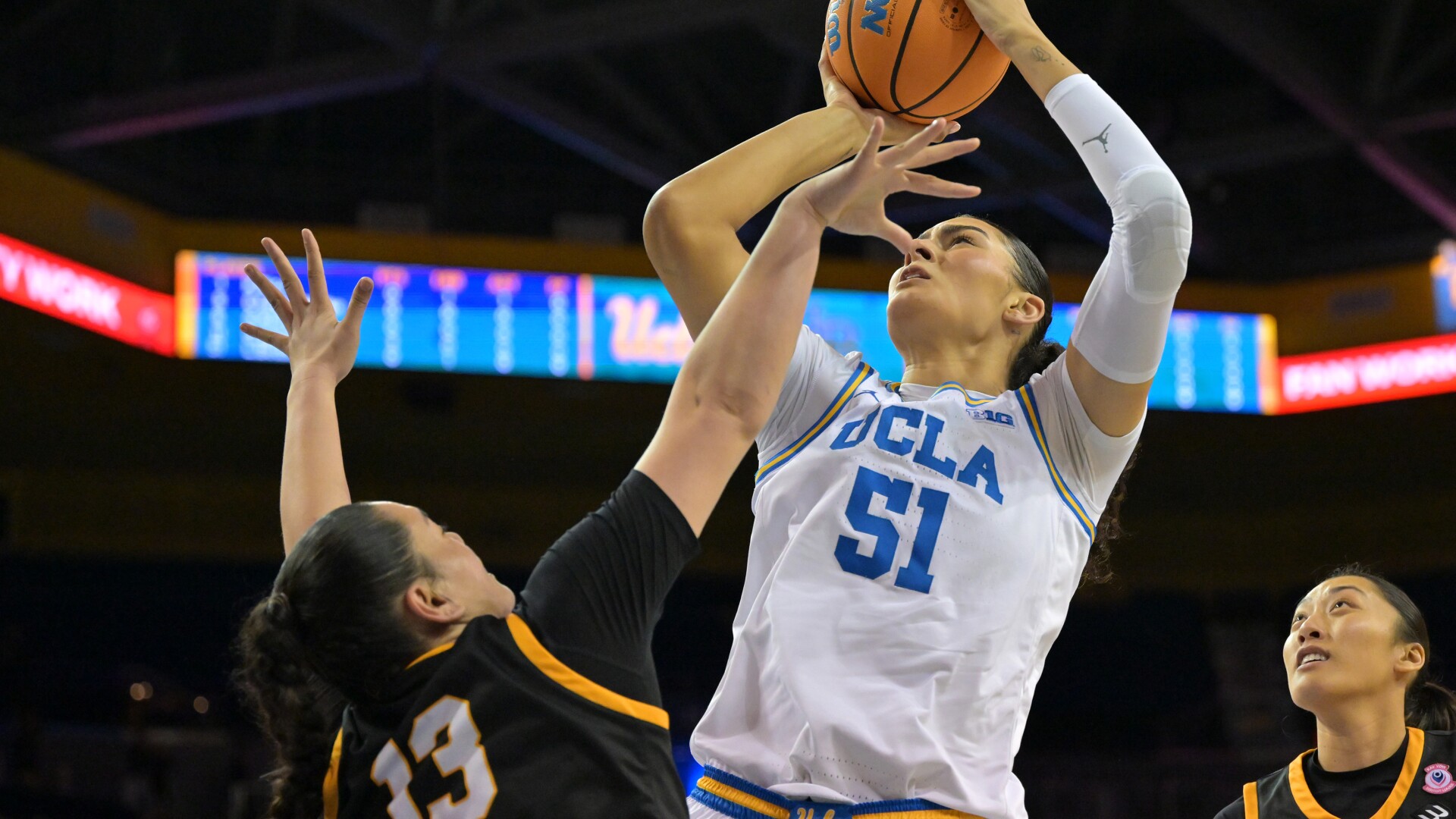 Lauren Betts’ double-double leads No. 4 UCLA women to 80-46 rout of ...