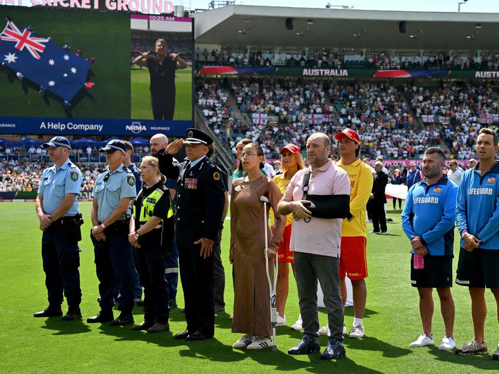 Aussie star in tears as hero has SCG shaking