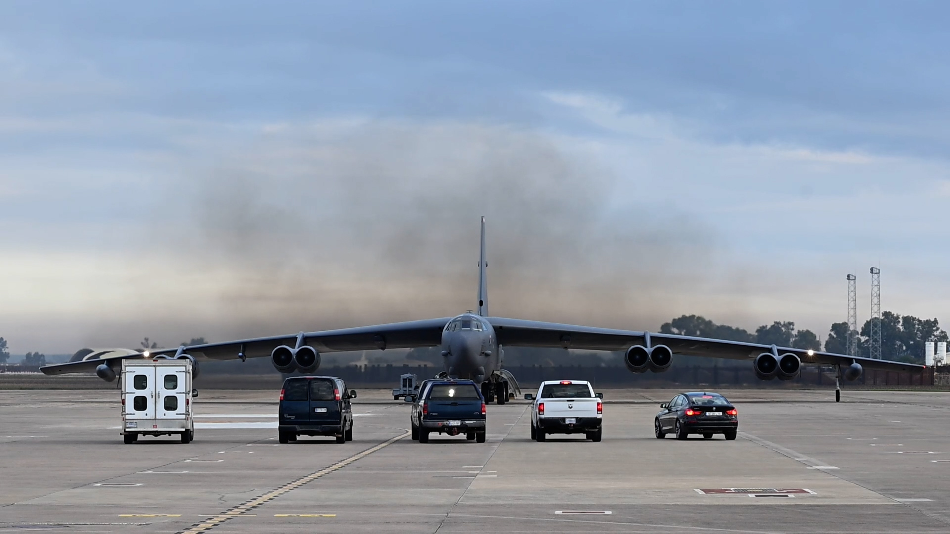 Letci spouštějí B-52 na misi Bomber Task Force