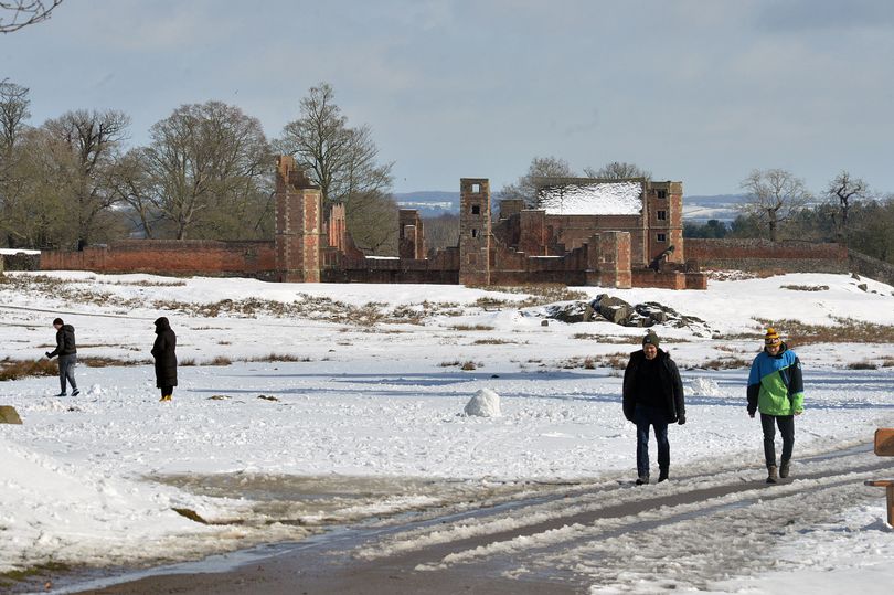 Met Office weather warning for snow and ice issued for Leicester and ...