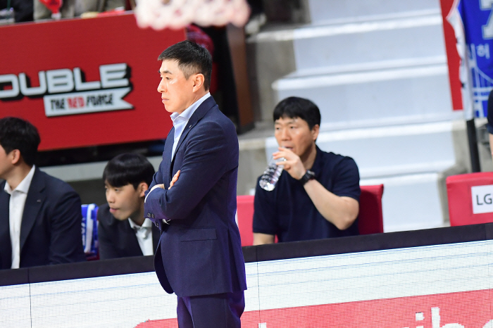 Coach Lee Sang-min's lack of lost 3-pointers, which was scored by Sean ...