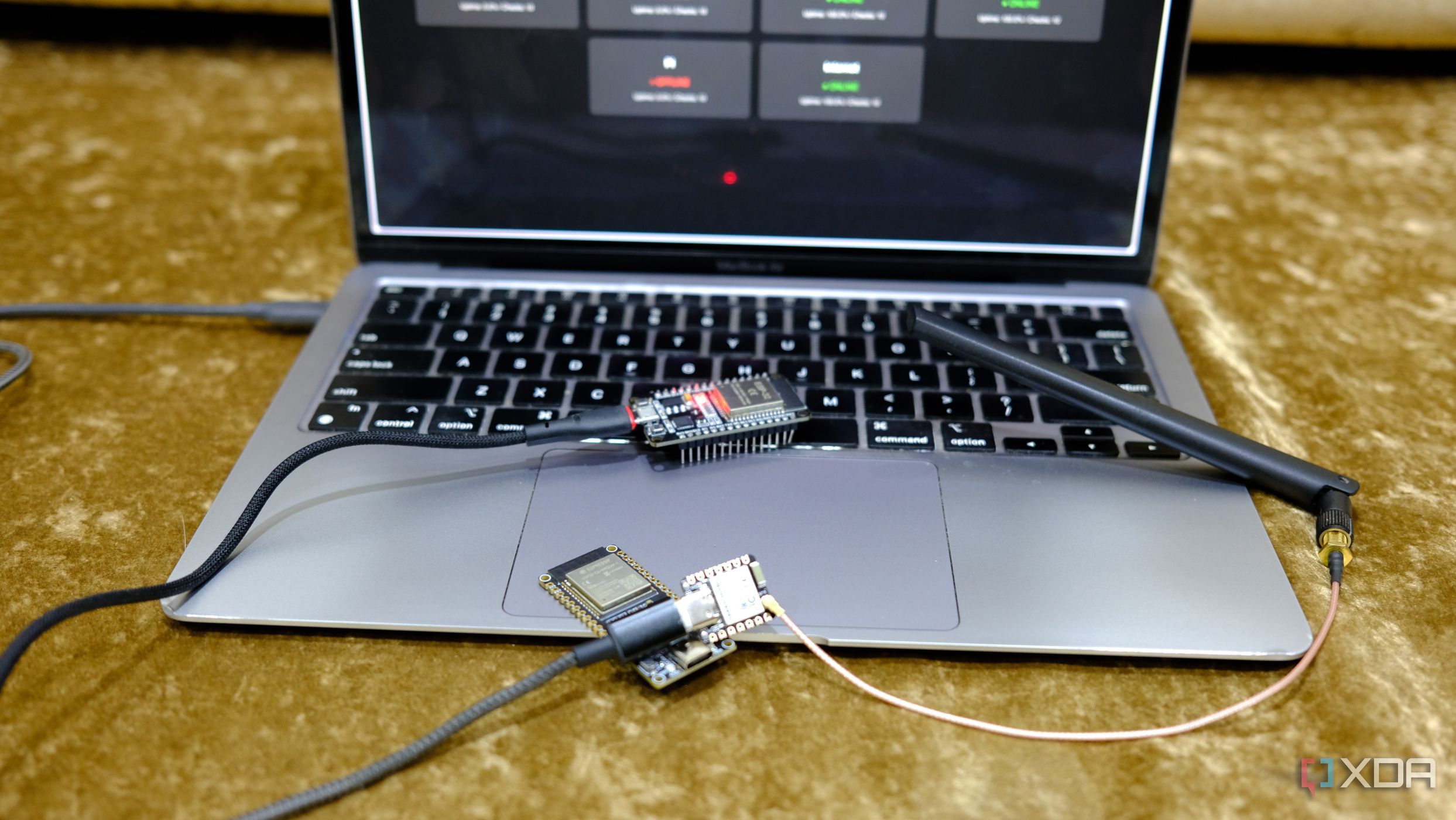 I built a ghost-proof ESP32-powered presence sensor and here's how it works