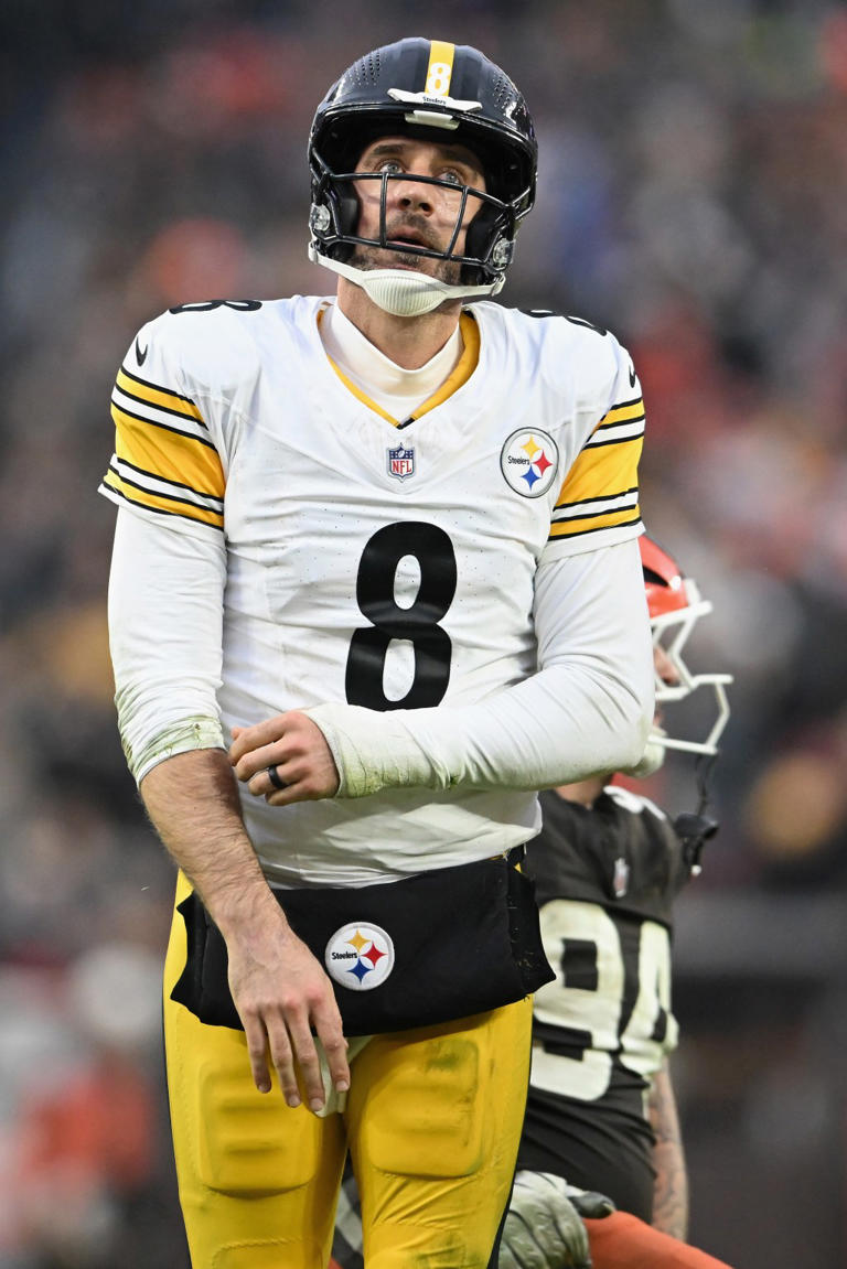 NFL Week 18 predictions: Picks, best bets against the spread for Sunday