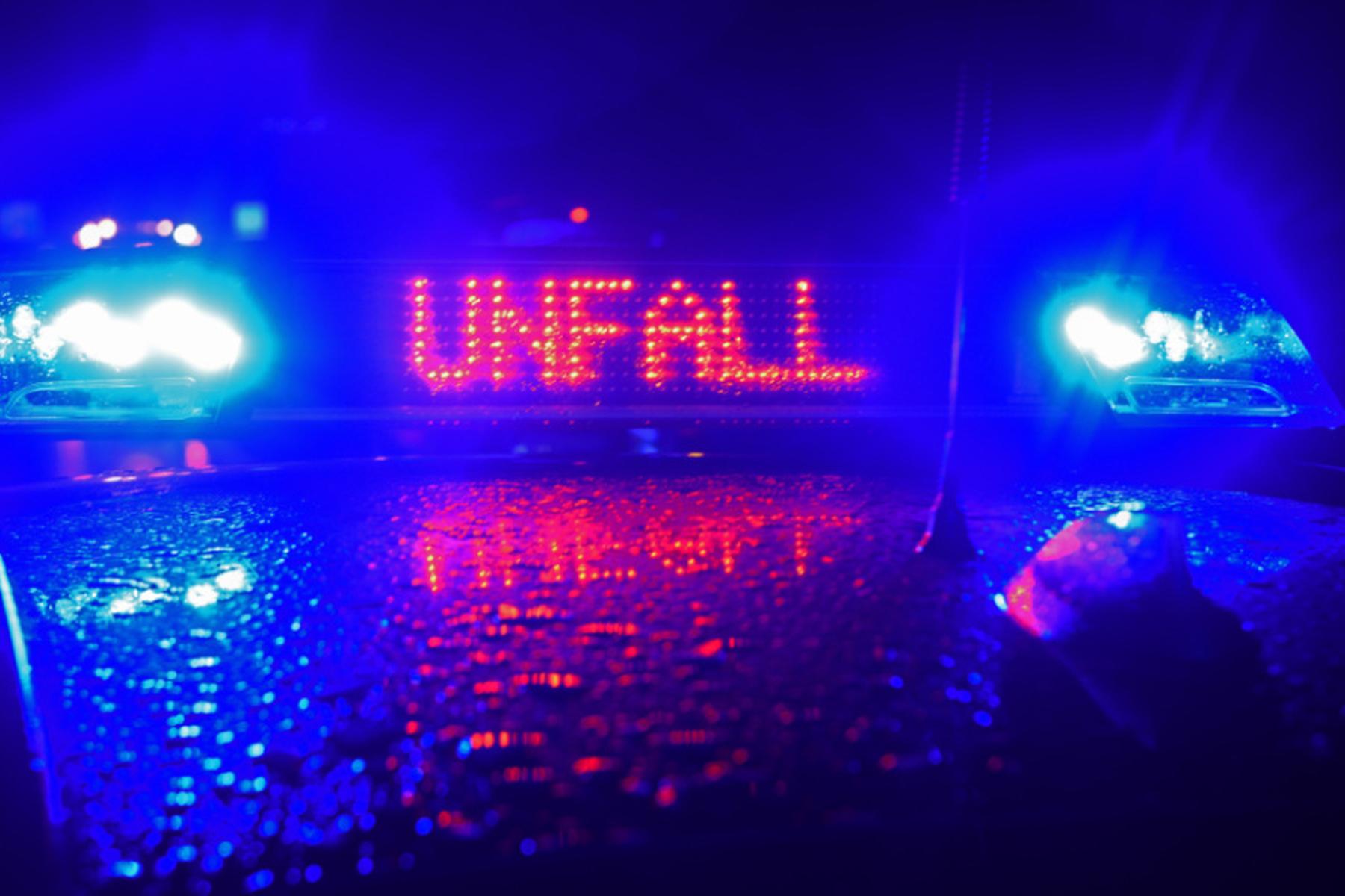 Pkw kollidiert im Salzburger Land mit Kleinbus: Zehn Verletzte ...