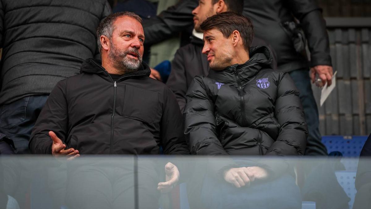 Flick 'examina' a los centrales de la Masia en el Johan Cruyff