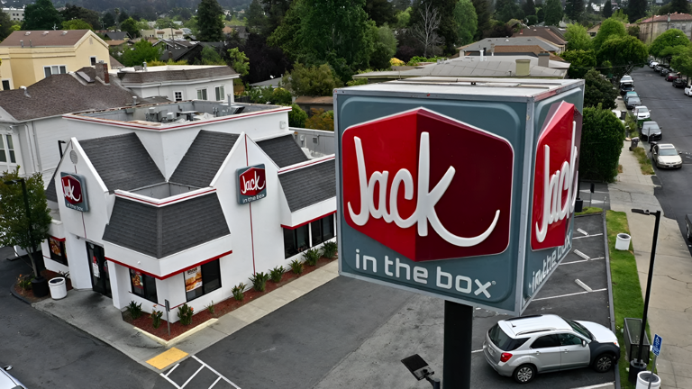Jack in the Box shuttering 200 stores by 2026 after 7.4% sales collapse ...