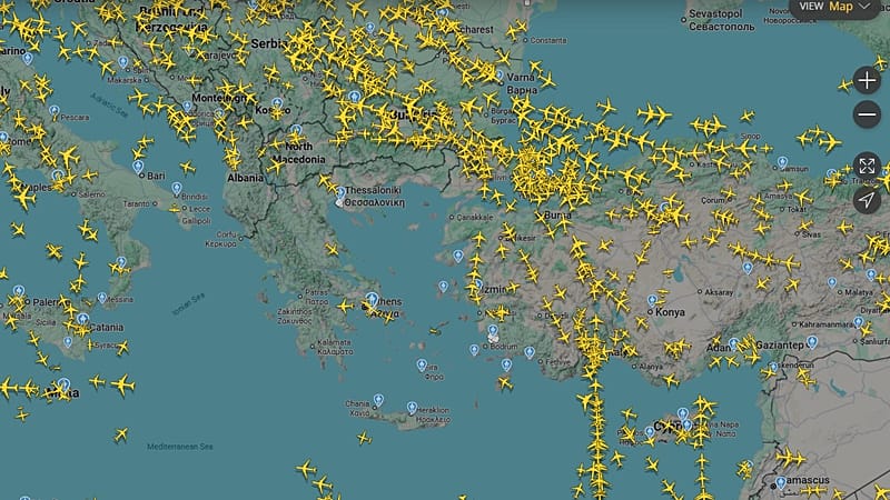 Retards et annulations de masse : l'espace aérien grec fermé suite à un ...