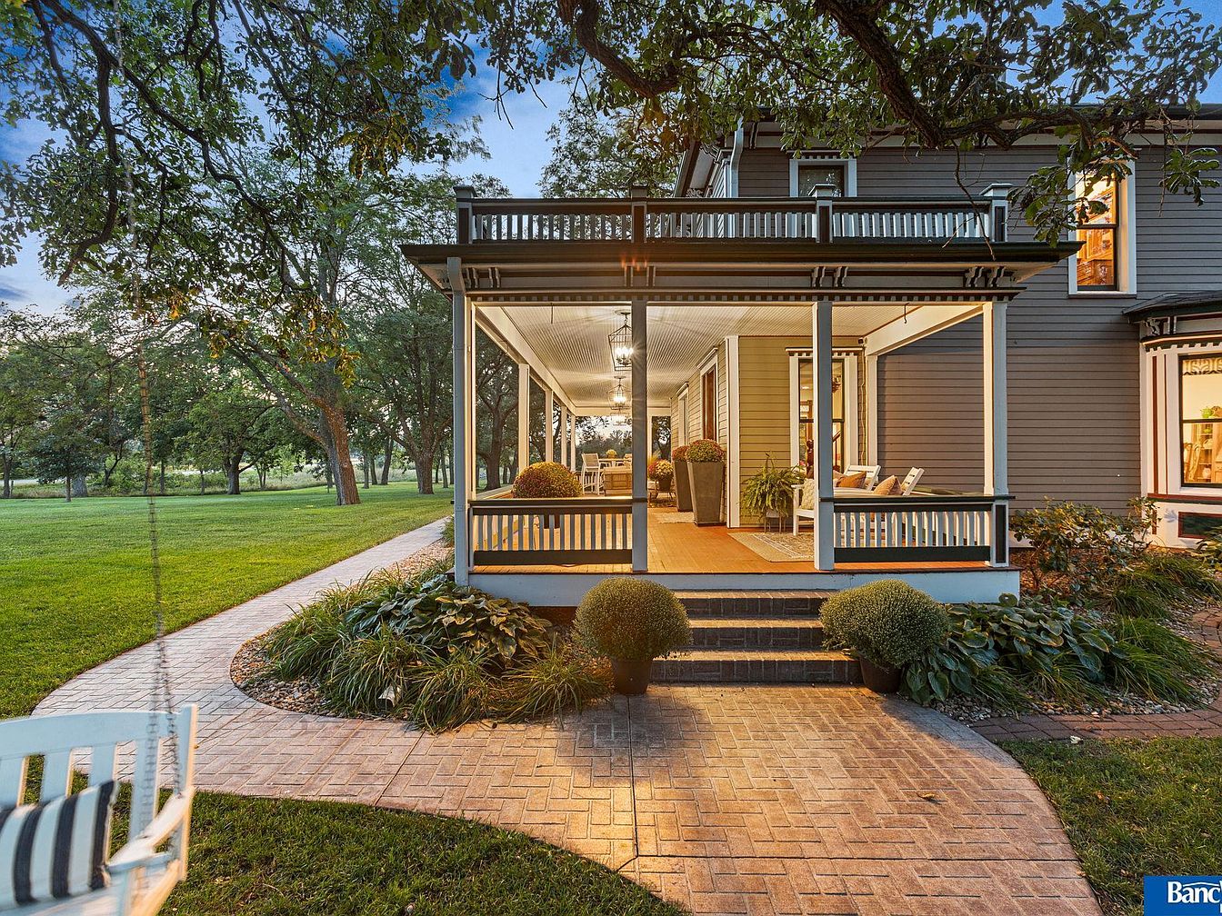 1900 estate in Nebraska on 7.5 acres: 7 bedrooms, 5 bathrooms, & a ...