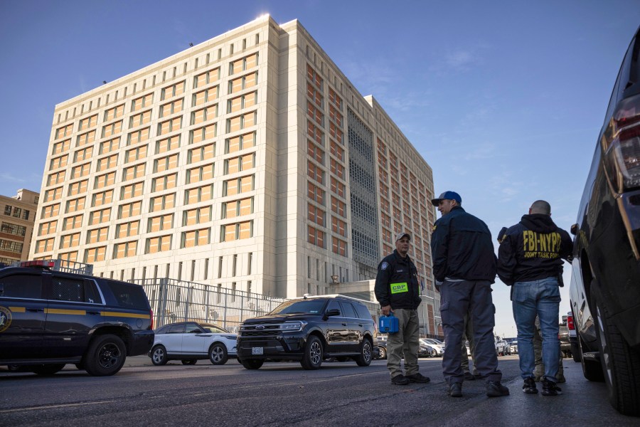 Nicolás Maduro will remain in custody in Brooklyn