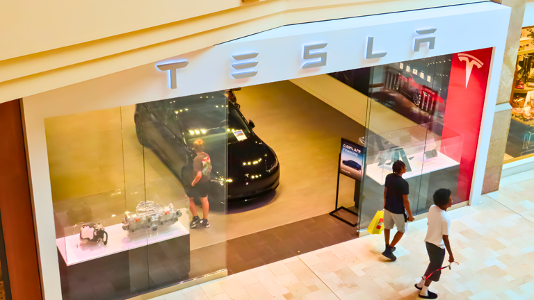 Hundreds Of Teslas Bankrupt Car Rental Company That Bet On Musk’s Hype