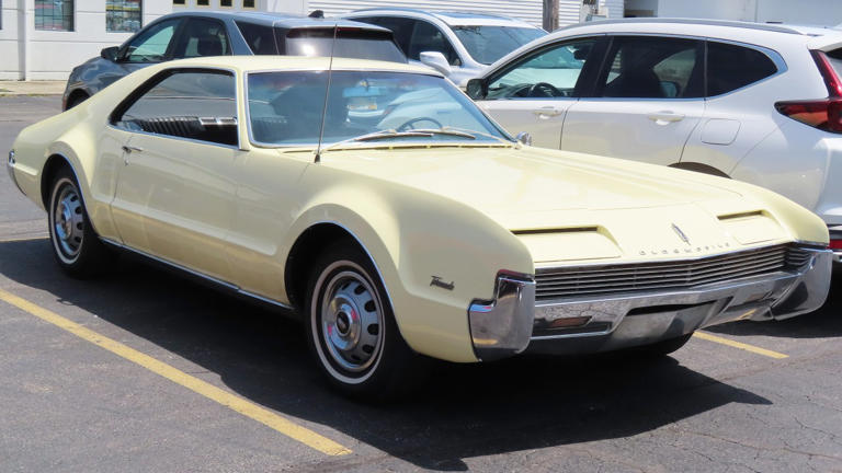 When the 1966 Oldsmobile Toronado went front-wheel drive