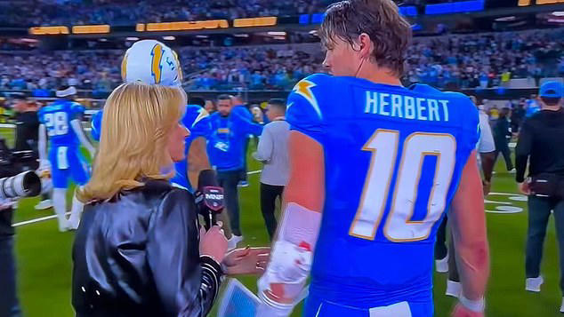 ESPN reporter brutally shuts down troll who claimed she was snubbed by ...