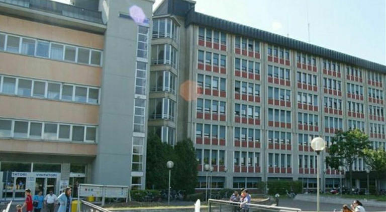 Ragazza di 25 anni ha un malore in hotel: ricoverata in condizioni ...