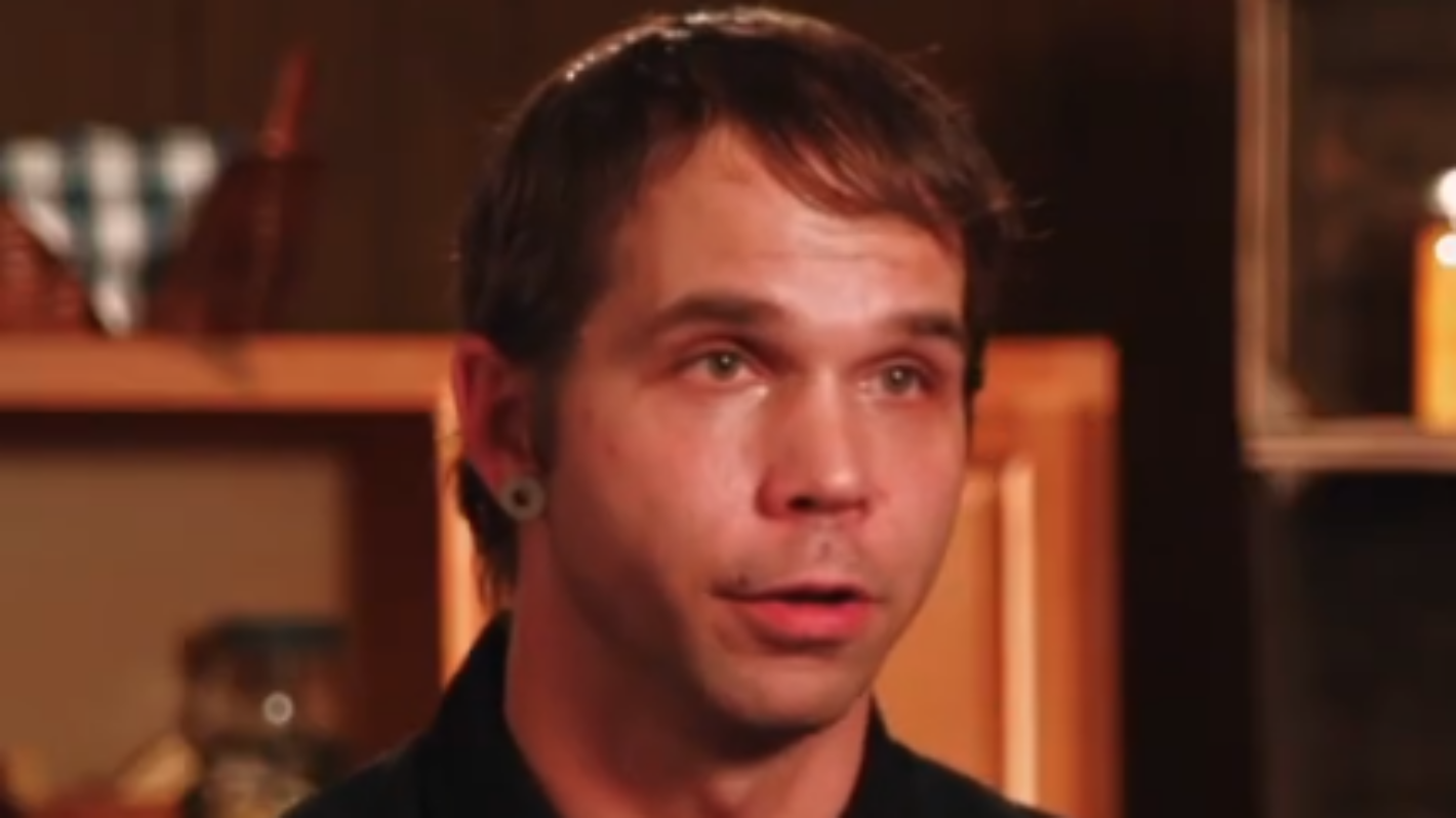 'Breaking Amish' star Jeremiah Raber airlifted to hospital