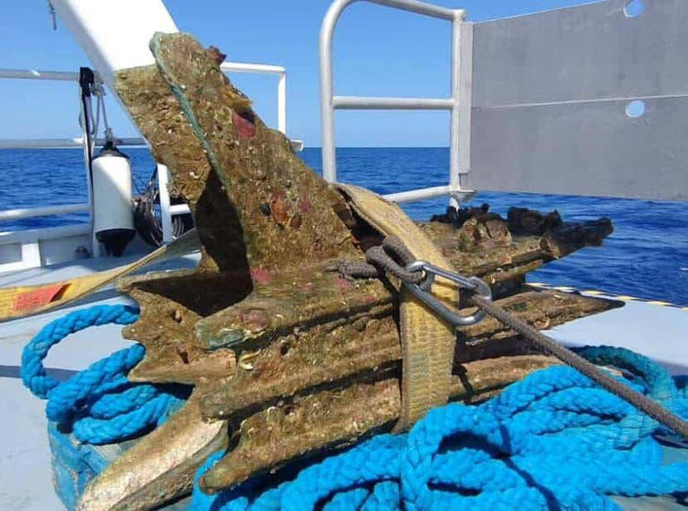 A 2,300-year-old helmet from the Punic Wars pulled from the sea tells ...