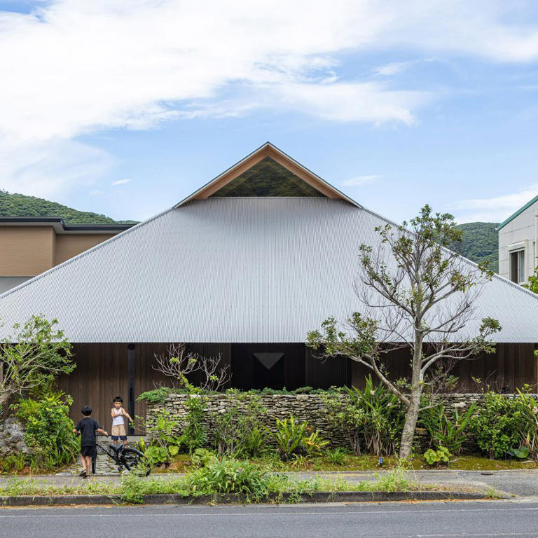 Large metal roof tops off-grid home on Japanese island by Sakai Architects