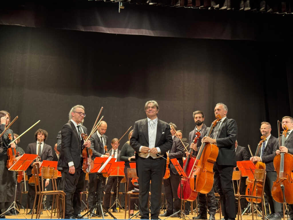 La Lake Como Orchestra inaugura l’anno e conquista Valmadrera