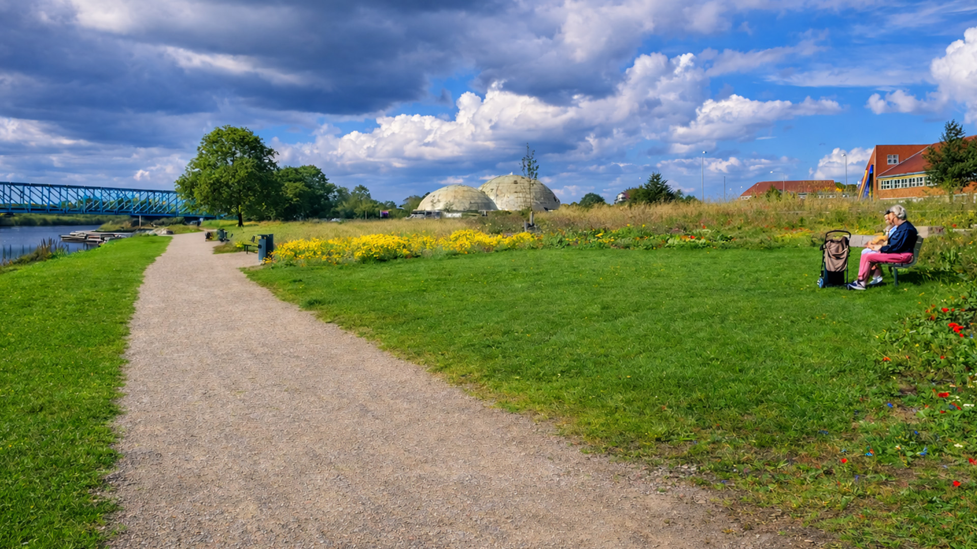 Exploring Randers green spaces and riverside path