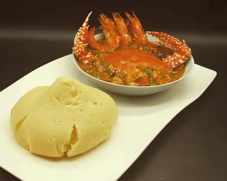 Che cos’è il fufu, il “pane” dell’Africa occidentale che spopola sui social