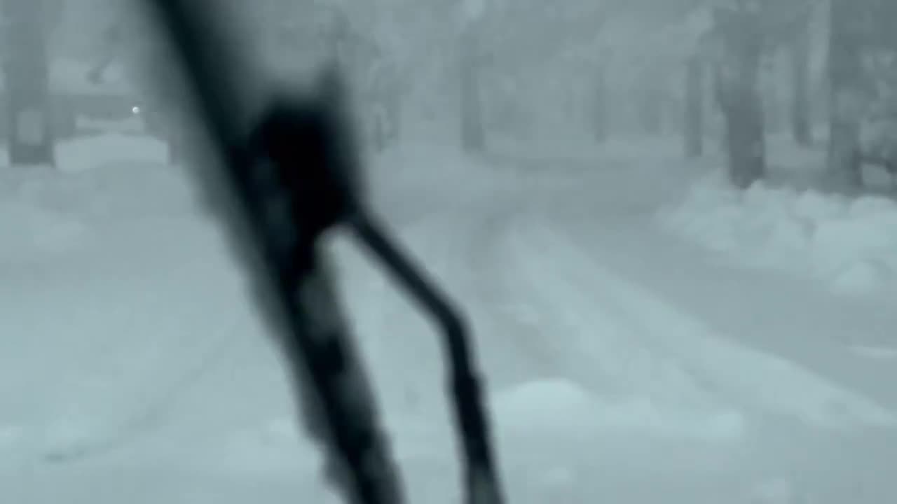 Rivian R1S battles heavy snow in Mammoth Lakes, California