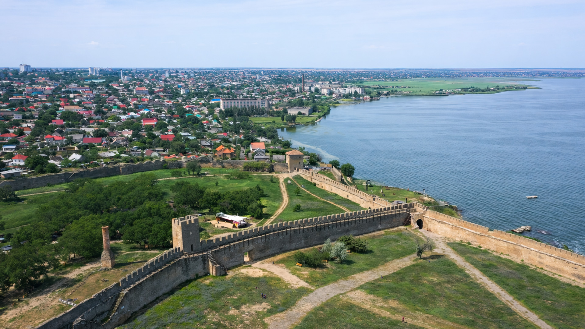 La forteresse au bord de l'eau