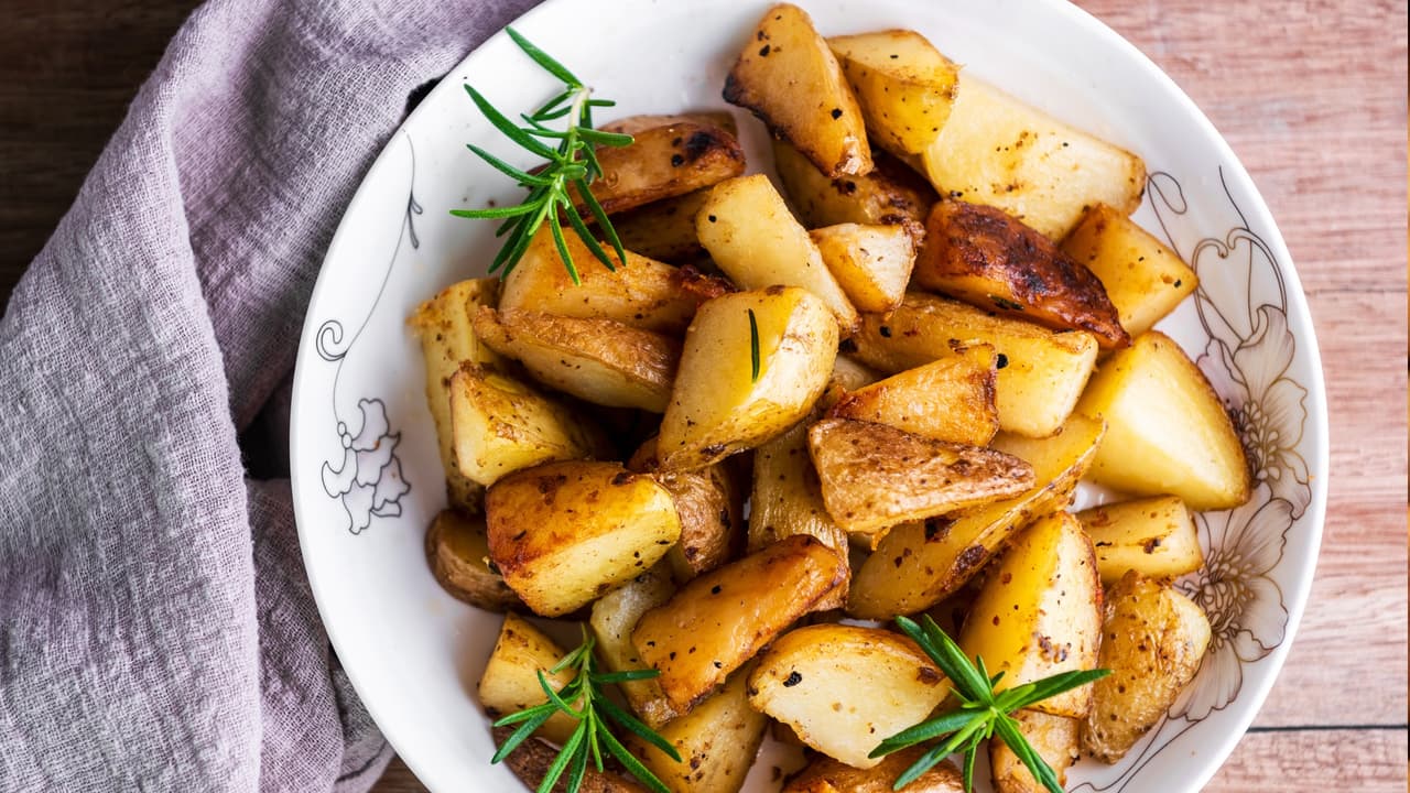 Why people with diabetes should avoid eating potatoes