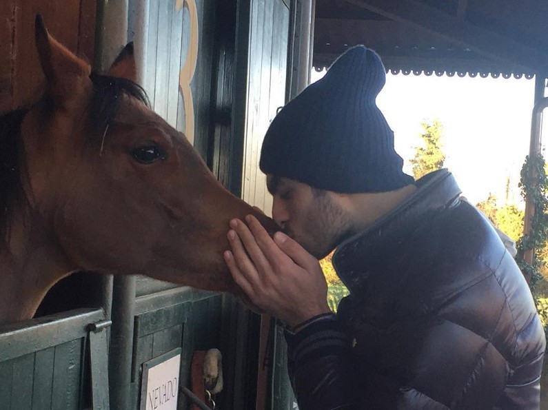 Matteo Bocelli żyje niczym książę z bajki! Syn słynnego Andrei ...