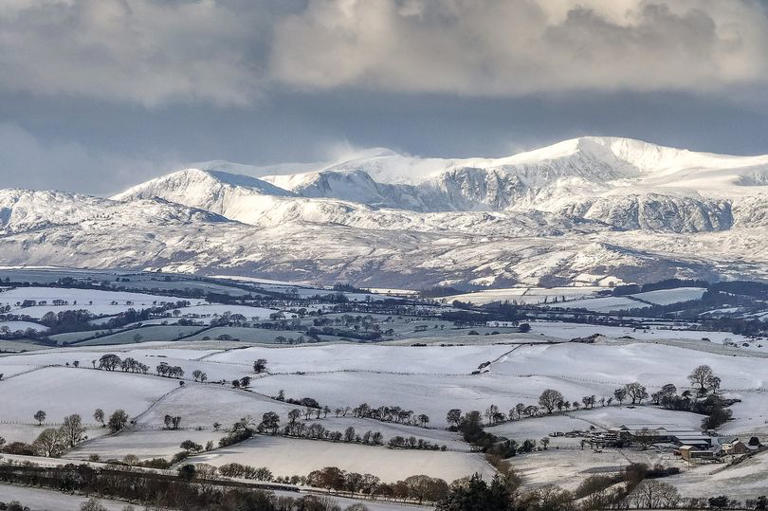 Met Office maps as 10cm of snow could fall in Wales today with lows of -10C