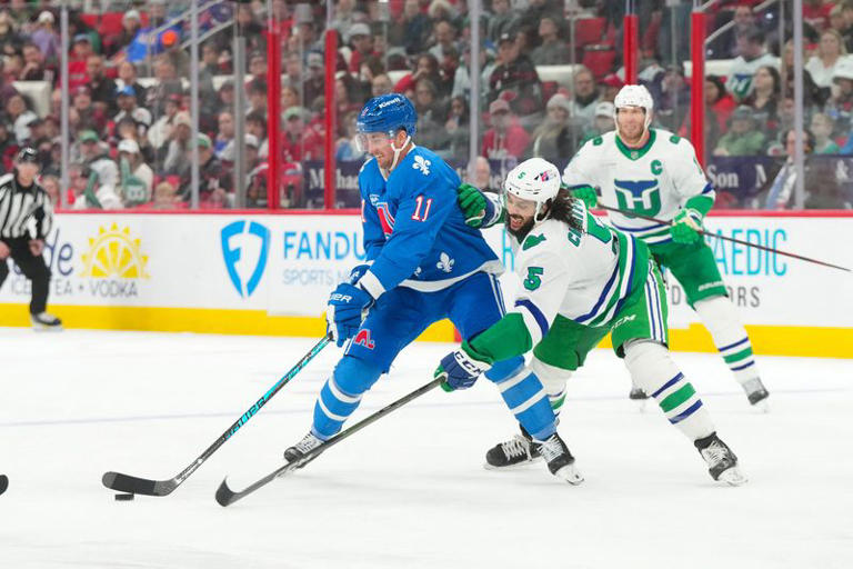 NHL roundup: Isles' OT win spoils Auston Matthews' historic goal