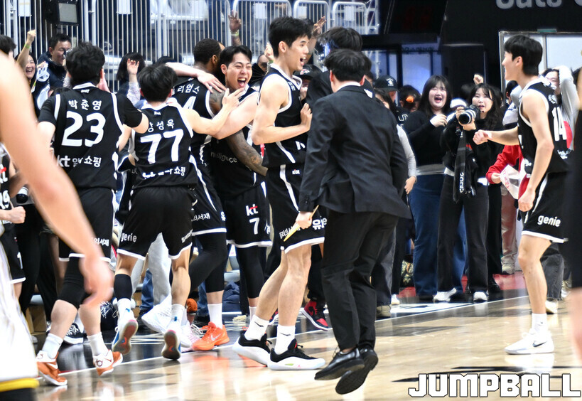 [JB화보] 수원 KT 데릭 윌리엄스의 버저비터 역전승, 창원 LG에 76-75로 승리