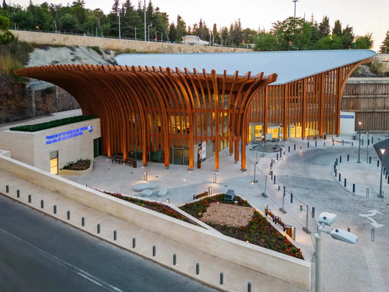 Shaare Zedek Medical Center opens new center for reservists, first ...