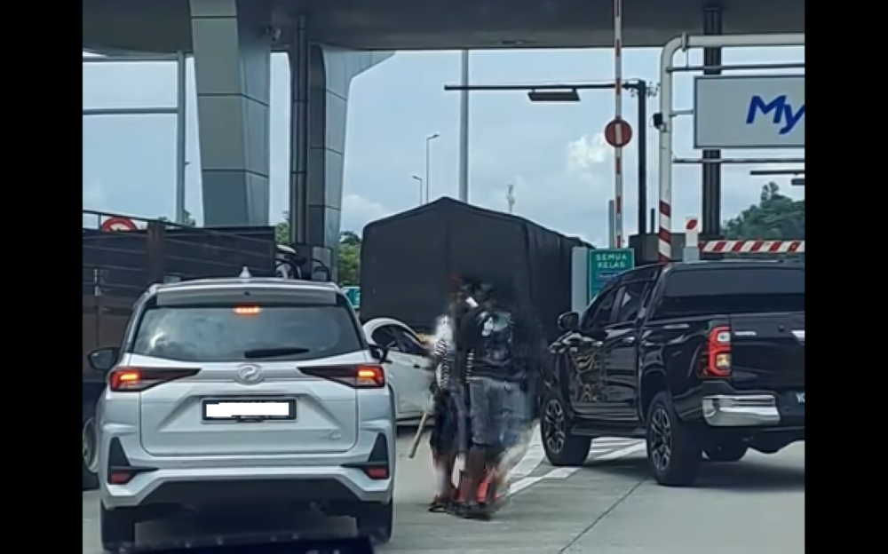 Police probe Sungai Long Toll Plaza fight that disrupted traffic, man ...