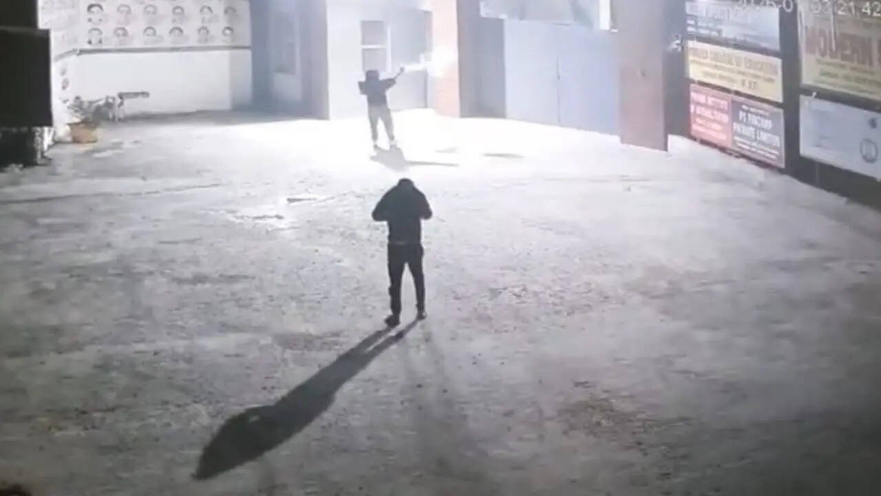 Bahadurgarh horror: Gunmen rain bullets outside private school, over a ...