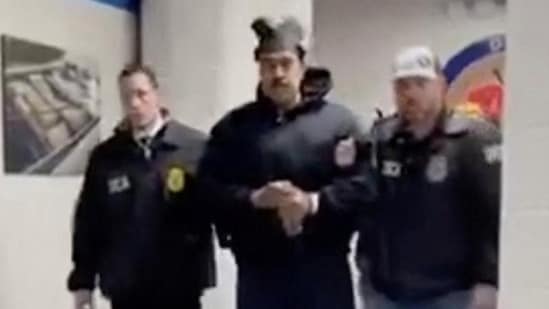 Nicolas Maduro brazenly flashes peace sign as he arrives at notorious ...