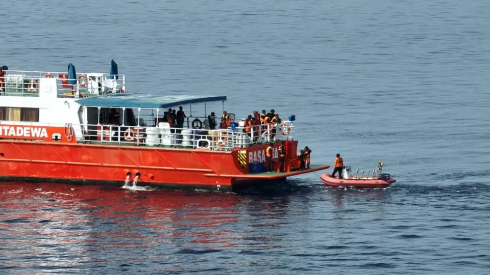 Indonesia recupera el cadáver del DT español Fernando Martín y extiende ...