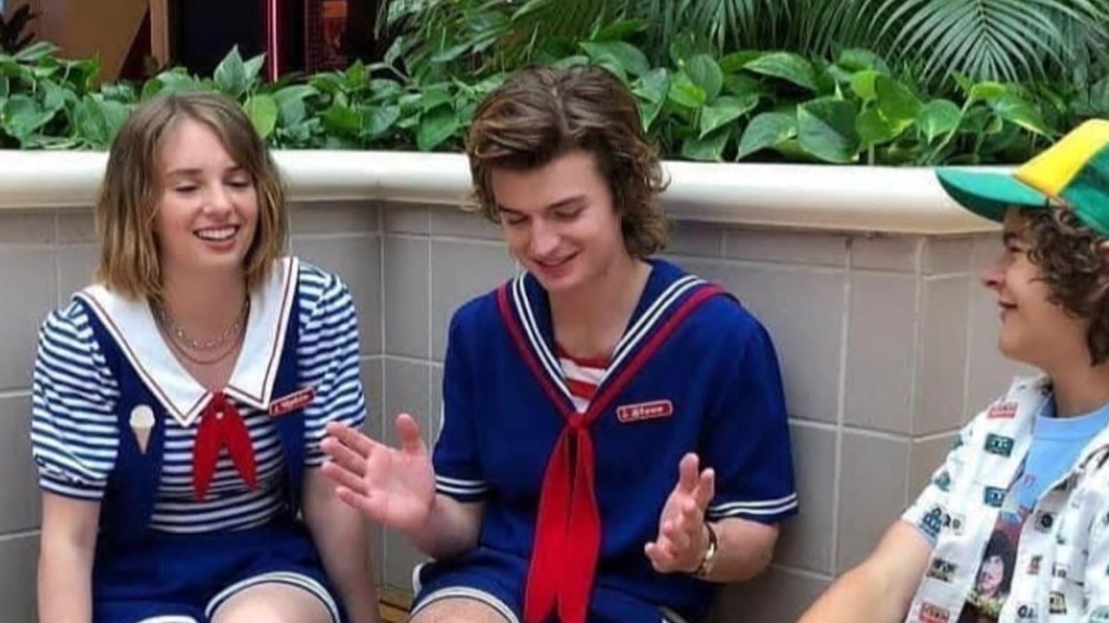 Stranger Things star Joe Keery's song hits #1 on US Spotify after ...