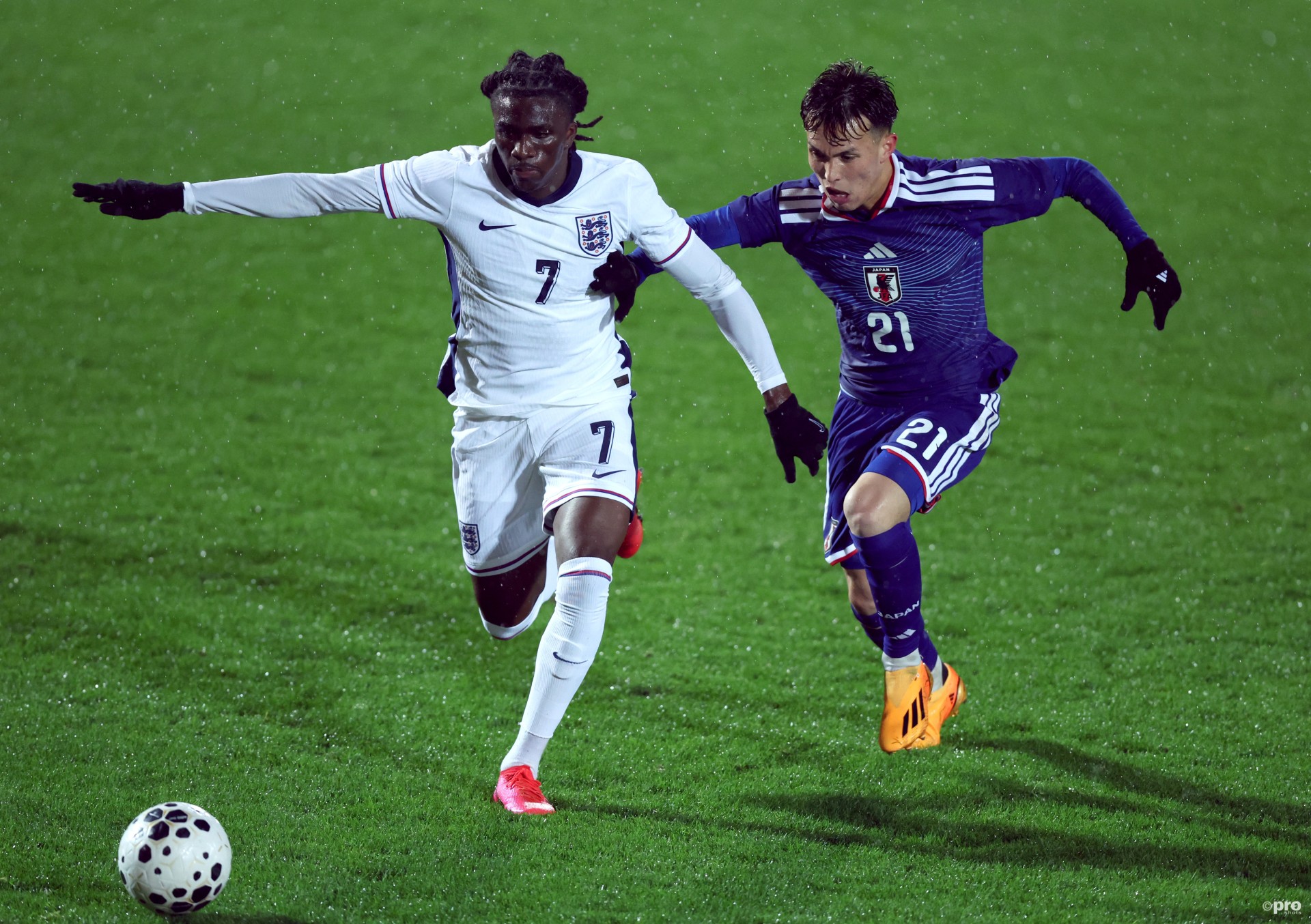 Nederland wéér een Japanner rijker: KKD-club haalt oud-speler FC Barcelona