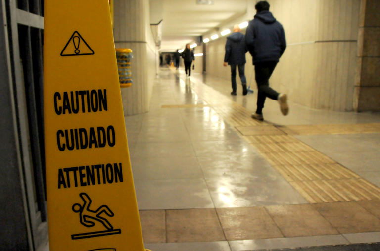 Ragazza palpeggiata nel sottopasso della stazione Tuscolana: arrestato ...