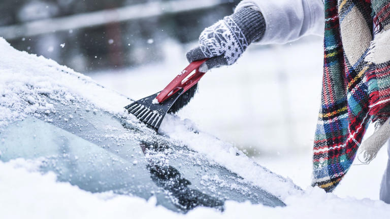 How to de-ice your car’s windscreen and protect frozen wipers