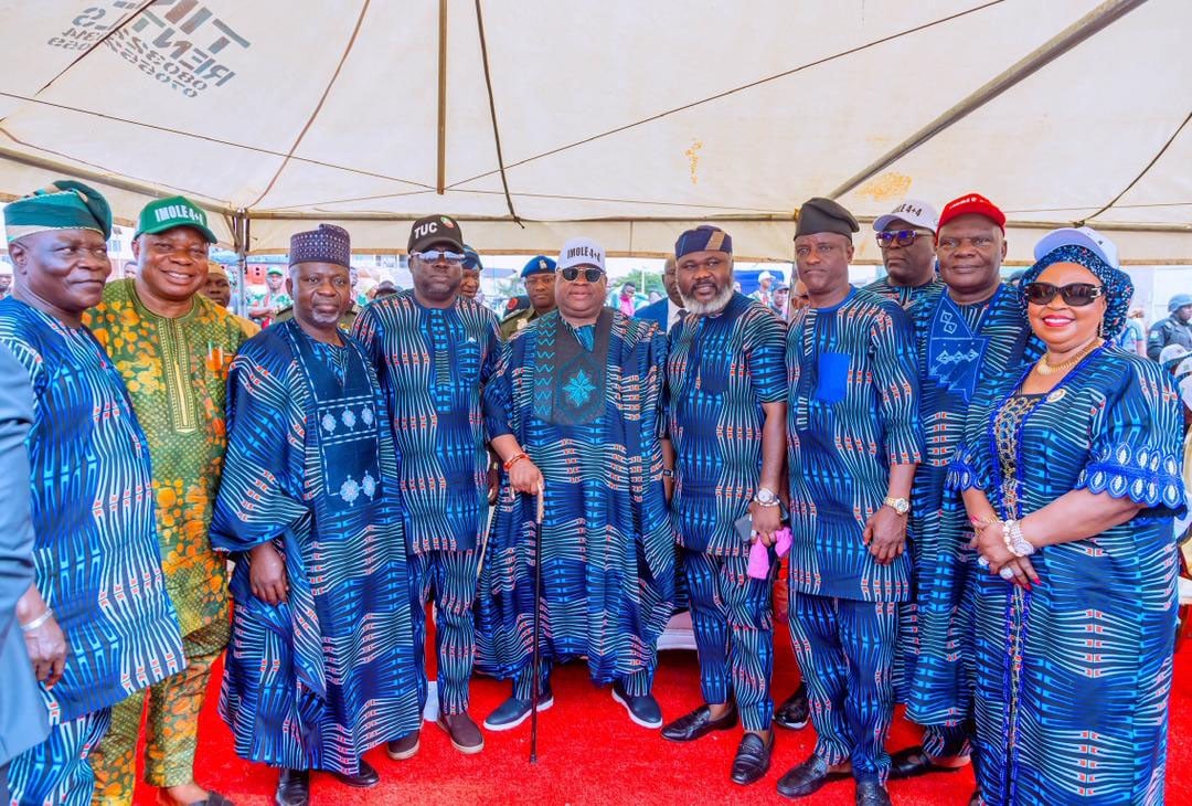 Artisans, market women, and traders endorse Gov Adeleke, ask FG to ...